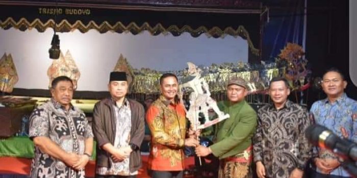 Asisten Administrasi Umum Sri Suwanto Hadir Saksikan Pagelaran Wayang ...